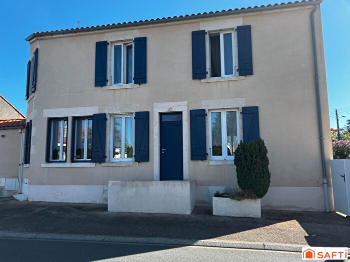 Maison à vendre - Chantonnay - 7 pièces - 4 chambres