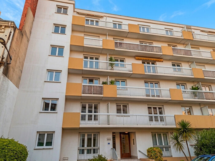 Appartement à vendre - Châtellerault, Est - 3 pièces - 2 chambres