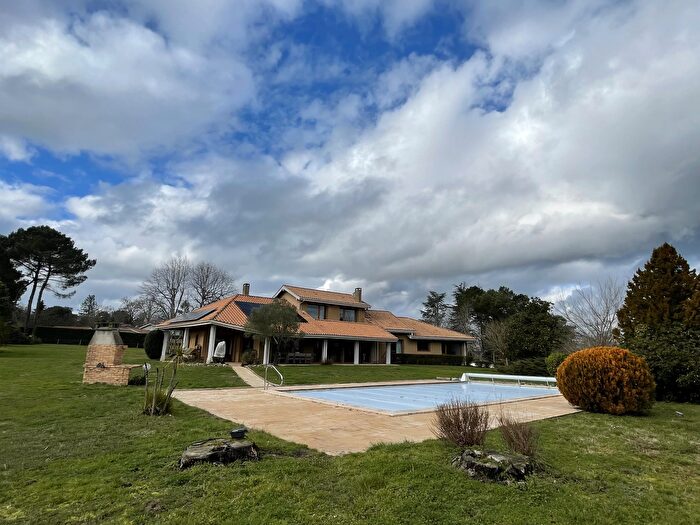 Maison à vendre - Casteljaloux - 8 pièces - 5 chambres