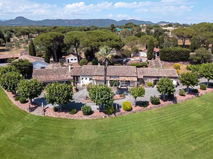 Maison 12 pièces à vendre - Puget-sur-Argens