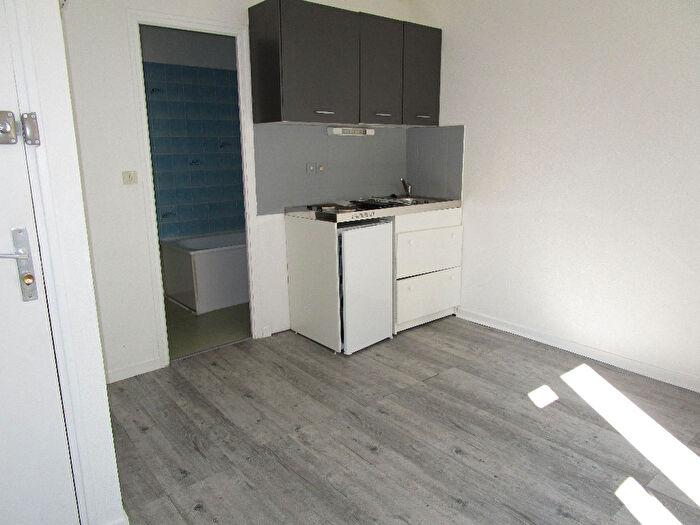 Appartement à louer - Quartiers Sud-Ouest, Sainte-Thérèse - 1 pièce