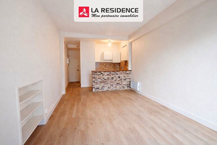 Appartement à louer - Les Parterres, Saint-Germain-en-Laye - 1 pièce