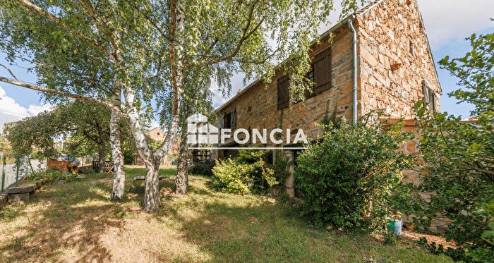 Maison à vendre - Saint-Hilaire-la-Croix - 7 pièces - 5 chambres