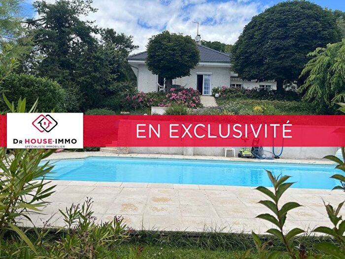 Villieu-Loyes-Mollon - Maison 7 pièces à vendre