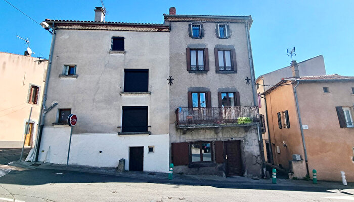 Appartement à louer - Cournon-dAuvergne, Centre-ville, Vieux Bourg - 1 pièce