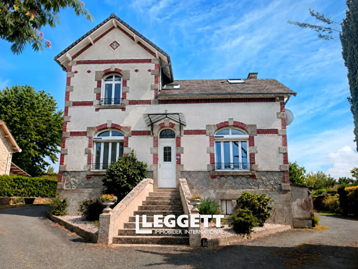 Maison 7 pièces à vendre - Châlus