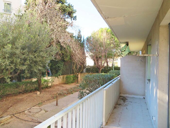 Appartement à louer - Beaucaire, Nîmes - 3 pièces - 2 chambres