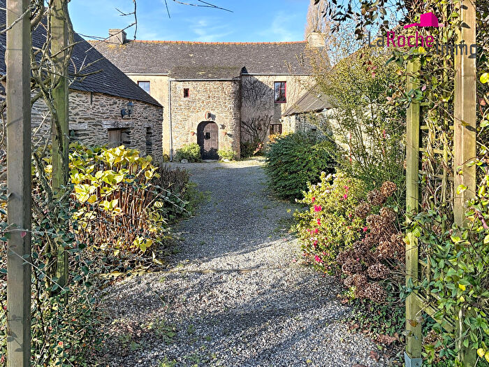 Maison à vendre - Ploudiry - 9 pièces - 6 chambres