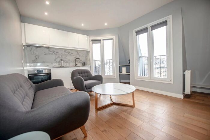 Appartement à louer - Paris e , Mairie - 2 pièces - 1 chambre