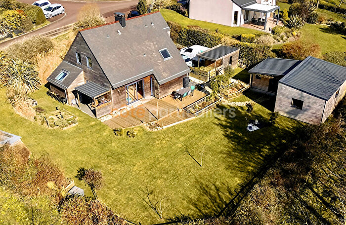 Maison à vendre - Coutances - 6 pièces - 4 chambres