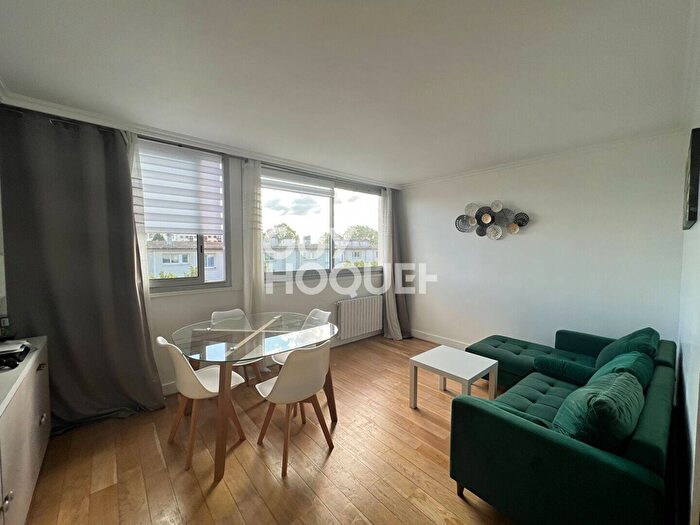 Appartement à louer - Plateau-Mont Valérien, Rueil-Malmaison - 2 pièces - 1 chambre
