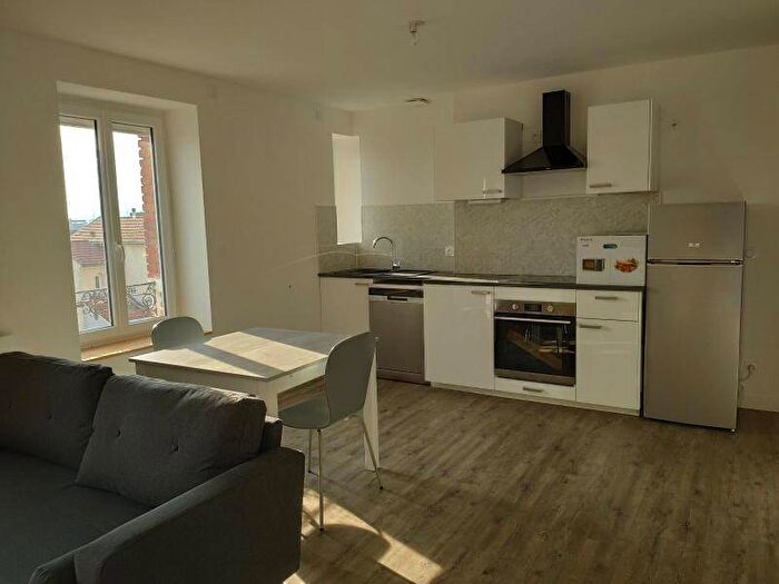 Appartement à louer - Centre Ville, Saint-Genest-Lerpt - 1 pièce