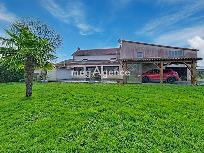 Maison à vendre - Villedieu-la-Blouère - 9 pièces - 4 chambres