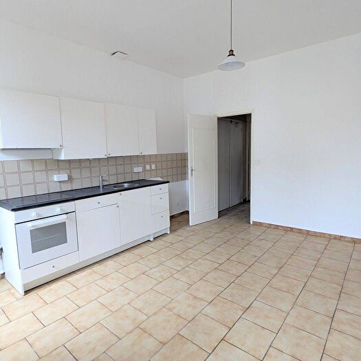 Appartement à louer - Collobrières - 3 pièces - 2 chambres