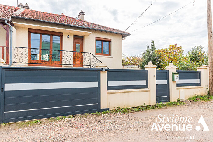 Maison à vendre - Chilly-Mazarin, Nord - 4 pièces - 2 chambres