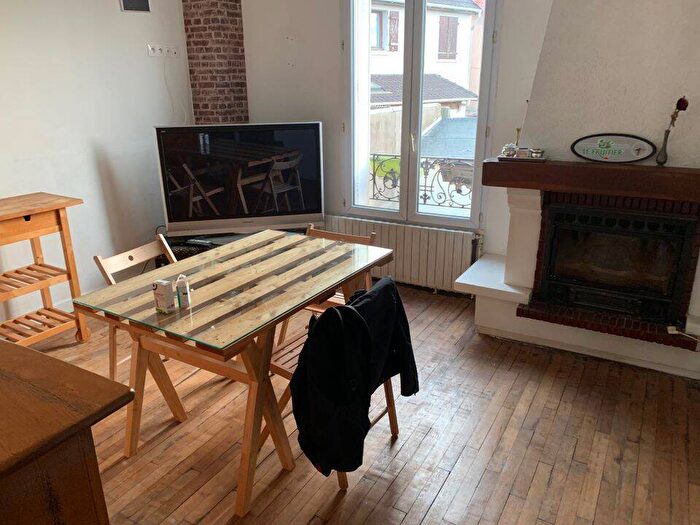 Centre Ville Ouest, Villejuif : Appartement 1 pièce à louer