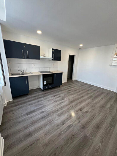 Appartement à louer - Charleville-Mézières, Gare - 2 pièces - 2 chambres