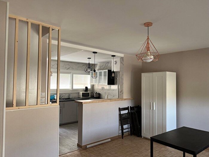 Noës, Pessac - Appartement 4 pièces à louer