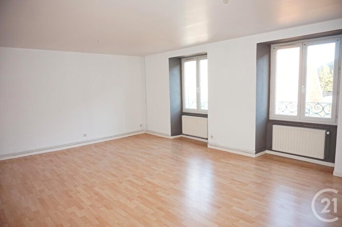 Bourg-Argental : Appartement 3 pièces à louer