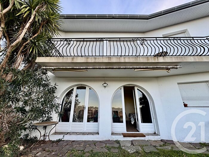 Appartement à louer - Saint-Jean-de-Luz, André Ithurralde, Layatz, Kechiloa, Karsinenea - 2 pièces - 1 chambre