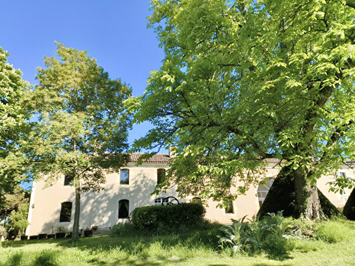 Maison à vendre - Auch, Faubourgs - 18 pièces - 12 chambres