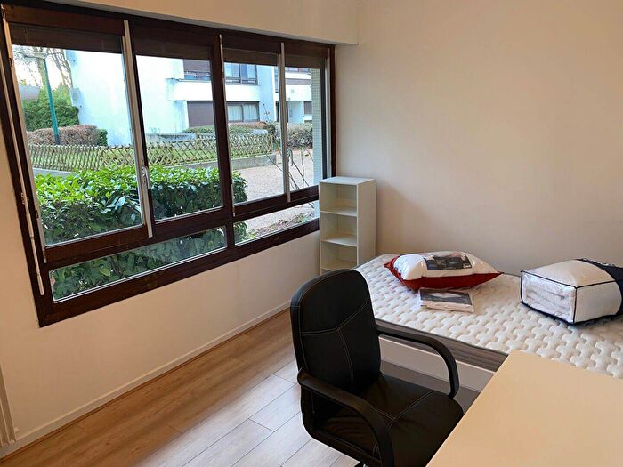 Champagne, Les Ulis : Appartement 5 pièces à louer