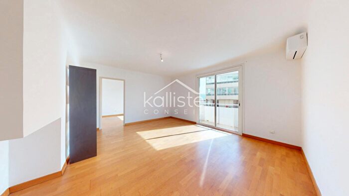 Appartement à louer - Ajaccio, Citadelle - 4 pièces - 3 chambres