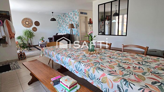 Saint-Étienne-de-Brillouet : Maison 3 pièces à vendre