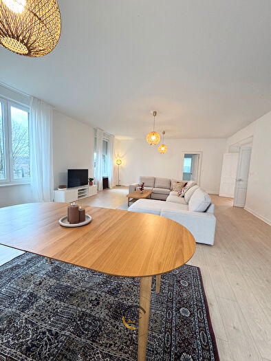 Maison à louer - Hussigny-Godbrange - 7 pièces - 6 chambres