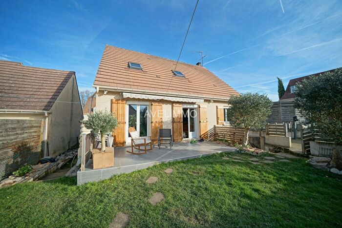 Maison à vendre - La Queue-lez-Yvelines, La Queue-les-Yvelines - 6 pièces - 4 chambres