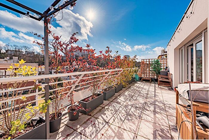 Appartement à vendre - Rueil-Malmaison, Buzenval - 6 pièces - 4 chambres