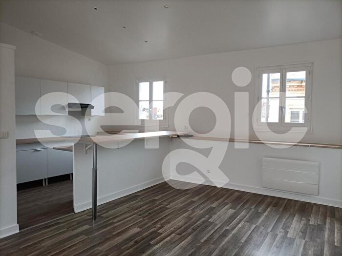 Appartement à louer - Bordeaux, Saint-Pierre - 2 pièces - 1 chambre