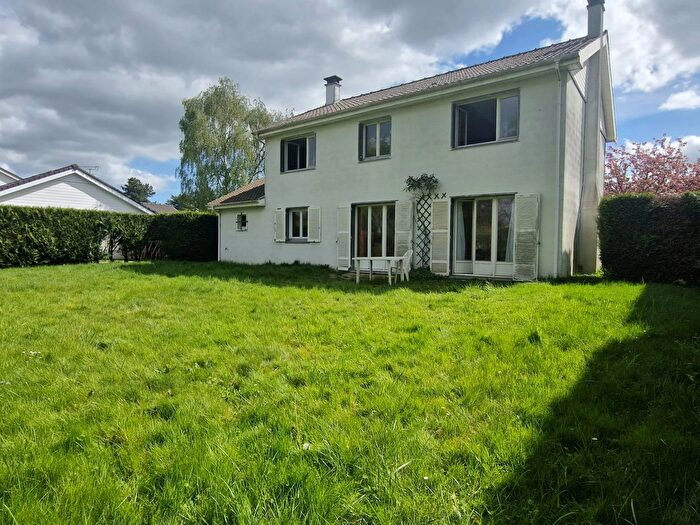 Voisins-le-Bretonneux : Maison 7 pièces à vendre