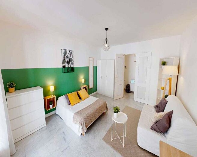 Appartement à louer - Guillotière, Lyon ème arrondissement - 4 pièces - 4 chambres