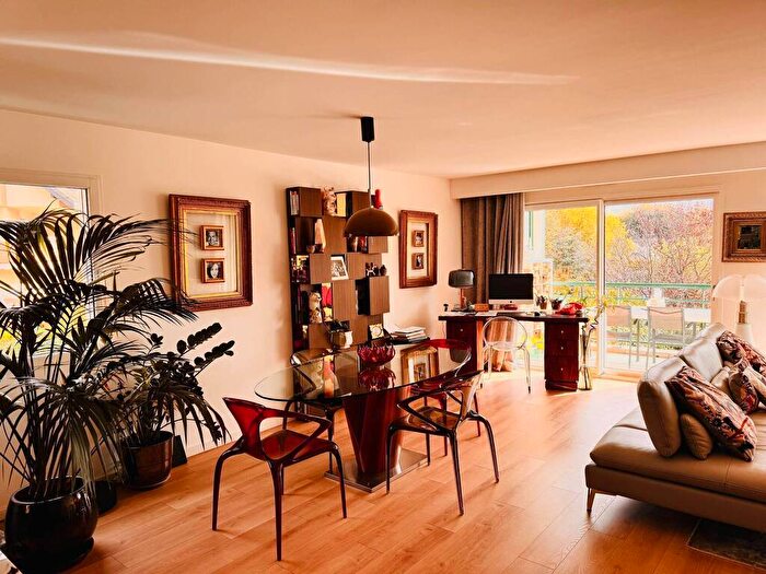 Appartement à vendre - Divonne-les-Bains - 4 pièces - 3 chambres