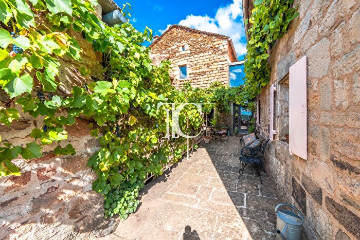 Maison à vendre - Payzac - 11 pièces - 4 chambres