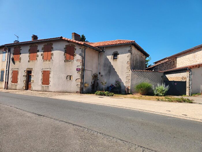 Maison à vendre - Brillac - 3 pièces - 2 chambres