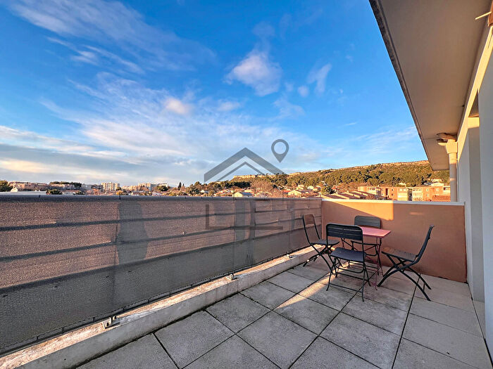 Appartement à vendre - Vitrolles, Centre-ville, Roucas, Les Pins, Le Liourat - 2 pièces - 1 chambre