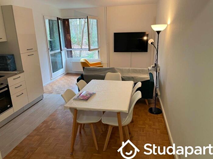 Appartement à louer - Descartes, Champs-sur-Marne - 1 pièce - 1 chambre
