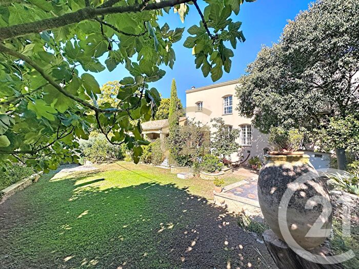 Maison à vendre - Vers-Pont-du-Gard - 9 pièces - 5 chambres