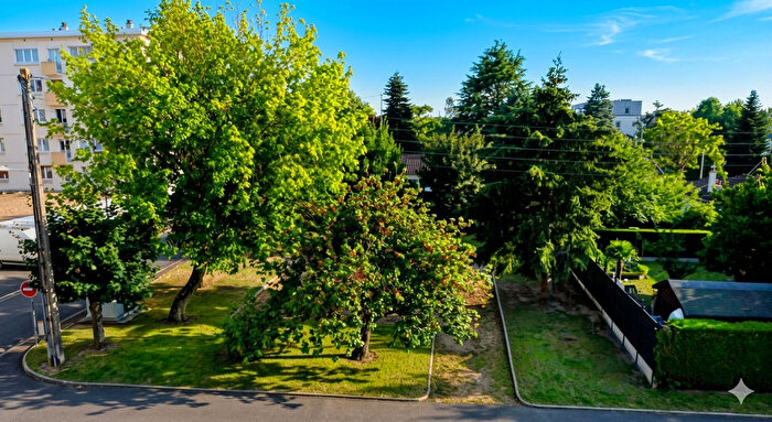 Appartement 4 pièces à Joué-lès-Tours, Centre-ville, à vendre