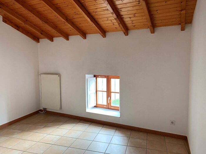 Appartement 3 pièces à Précieux, à louer