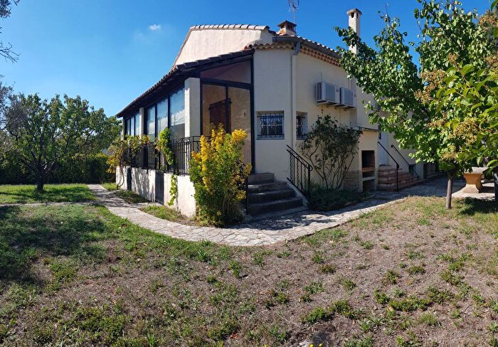 Maison à louer - Salon-de-Provence - 5 pièces - 4 chambres