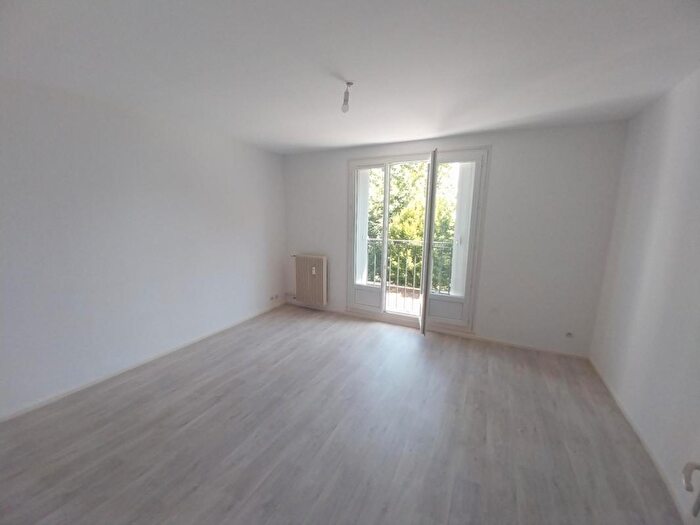 Appartement à louer - Semur-en-Auxois - 3 pièces - 2 chambres