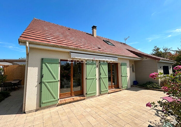Maison 6 pièces à vendre à Sierville