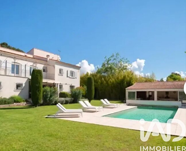 Maison 12 pièces à Les Pennes-Mirabeau, Cadeneaux, Monaco, à vendre