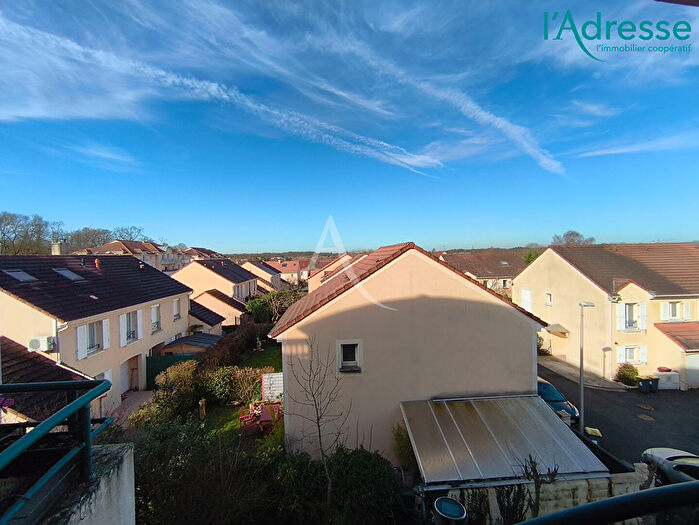 Appartement 3 pièces à Émerainville, à vendre