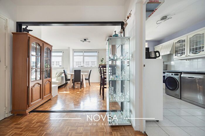 Appartement à vendre - Lyon e  - 4 pièces - 3 chambres