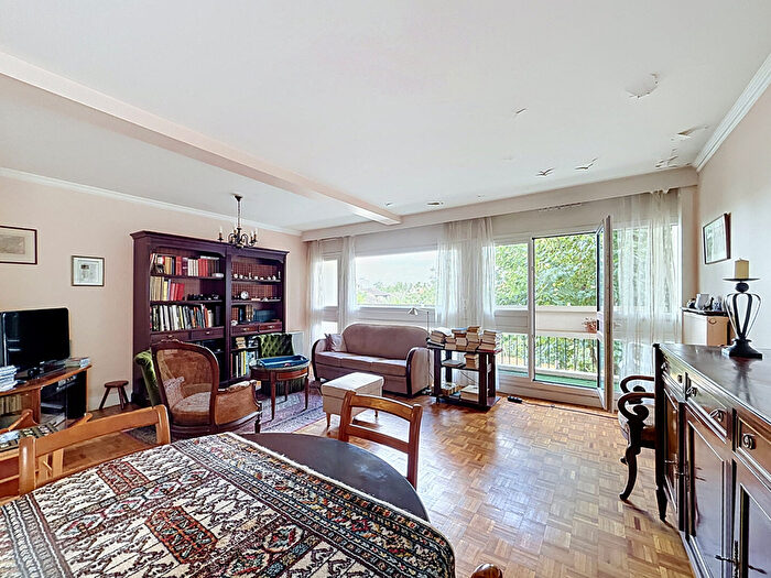 Nanterre, Vieux Pont : Appartement 3 pièces à vendre