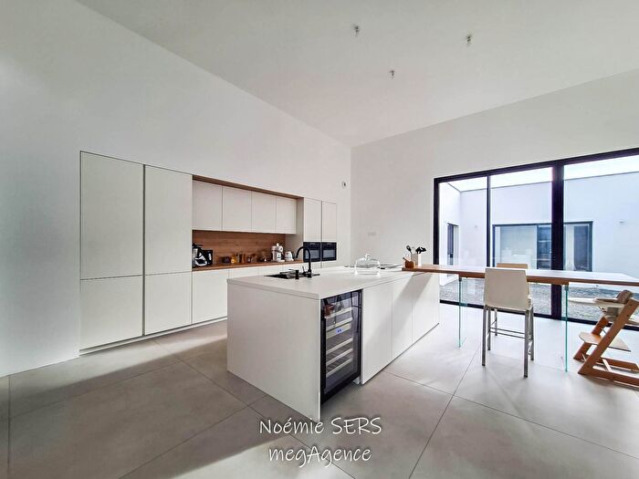Saint-André-de-la-Marche : Maison 7 pièces à vendre
